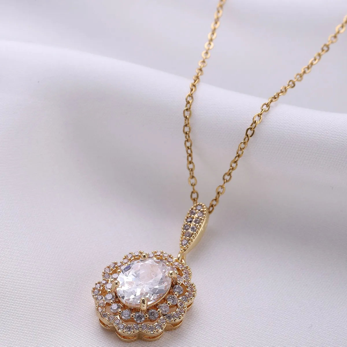Queenie Rhinestone Necklace – MISSARI